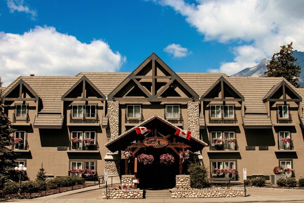 Banff Inn Reviews, Deals & Photos 2023 - Expedia