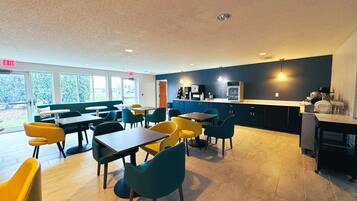 Pequeno-almoço tipo buffet diário incluído