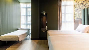 Minibar, cofre no quarto, secretária