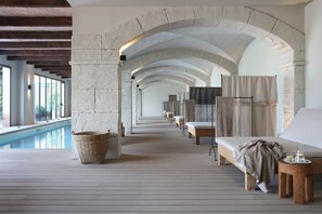 Sauna, banheira de hidromassagem, hammam, tratamentos corporais 