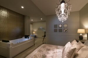 Royal Room | Roupas de cama premium, frigobar, cofres nos quartos, cortinas blackout