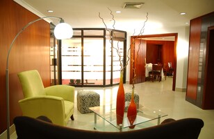 Área de estar no saguão