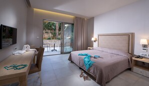 Quarto Duplo | Roupa de alta qualidade, cofre no quarto, com decoração personalizada 