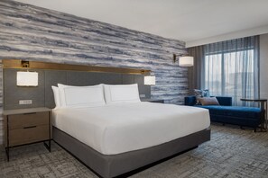 Quarto, 1 cama king-size | Roupa hipoalergénica, cofre com capacidade para portátil 