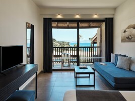 Bungalow Superior, vista para o mar | Cofre no quarto, secretária, berços/camas para crianças grátis 