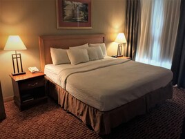 Suíte premium | Escrivaninha, cortinas blackout, ferros/tábuas de passar roupa