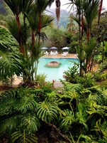 2 piscinas exteriores, guarda-sóis, espreguiçadeiras 