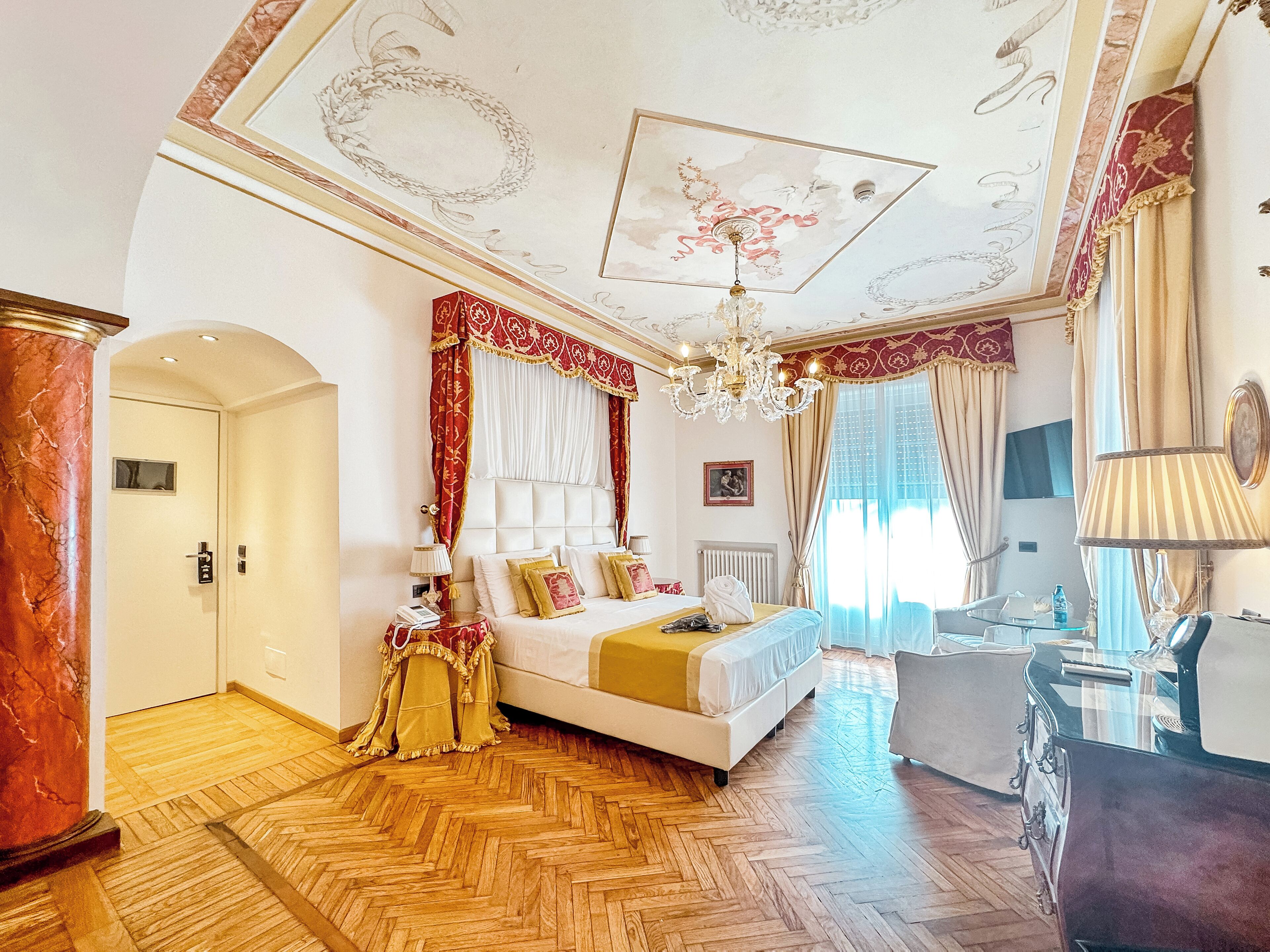 Suite Júnior | Roupa de alta qualidade, edredões de penas, minibar, cofre no quarto 