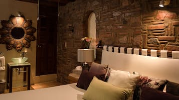 Suite Júnior | Casa de banho | Artigos de higiene pessoal grátis, um secador de cabelo, roupões