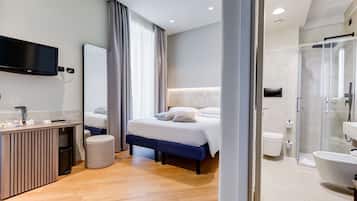 Quarto Standard, 1 cama de casal (Bed is French Bed) | Minibar, cofre no quarto, secretária, quartos insonorizados