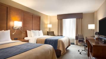 Quarto standard, 2 camas Queen, para não fumantes | 1 quarto, roupas de cama premium, edredons de pluma, escrivaninha