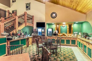 AmericInn by Wyndham Wisconsin Dells Reviews, Deals & Photos 2024 - Expedia