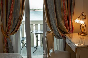 Quarto casal superior, sacada, vista para a lagoa | Sacada