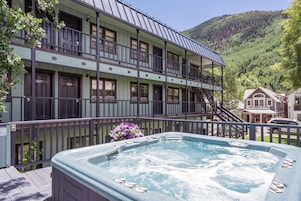 Banheira de hidromassagem exterior