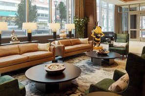 Área de estar no saguão