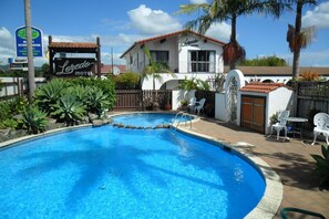 Piscina exterior sazonal