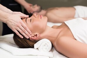 Salas para tratamentos a dois, sauna seca, banho turco/hammam