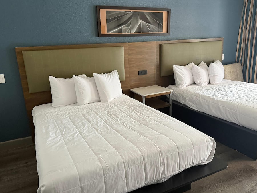 Suíte, 1 quarto, para não fumantes | Escrivaninha, Wi-Fi de cortesia