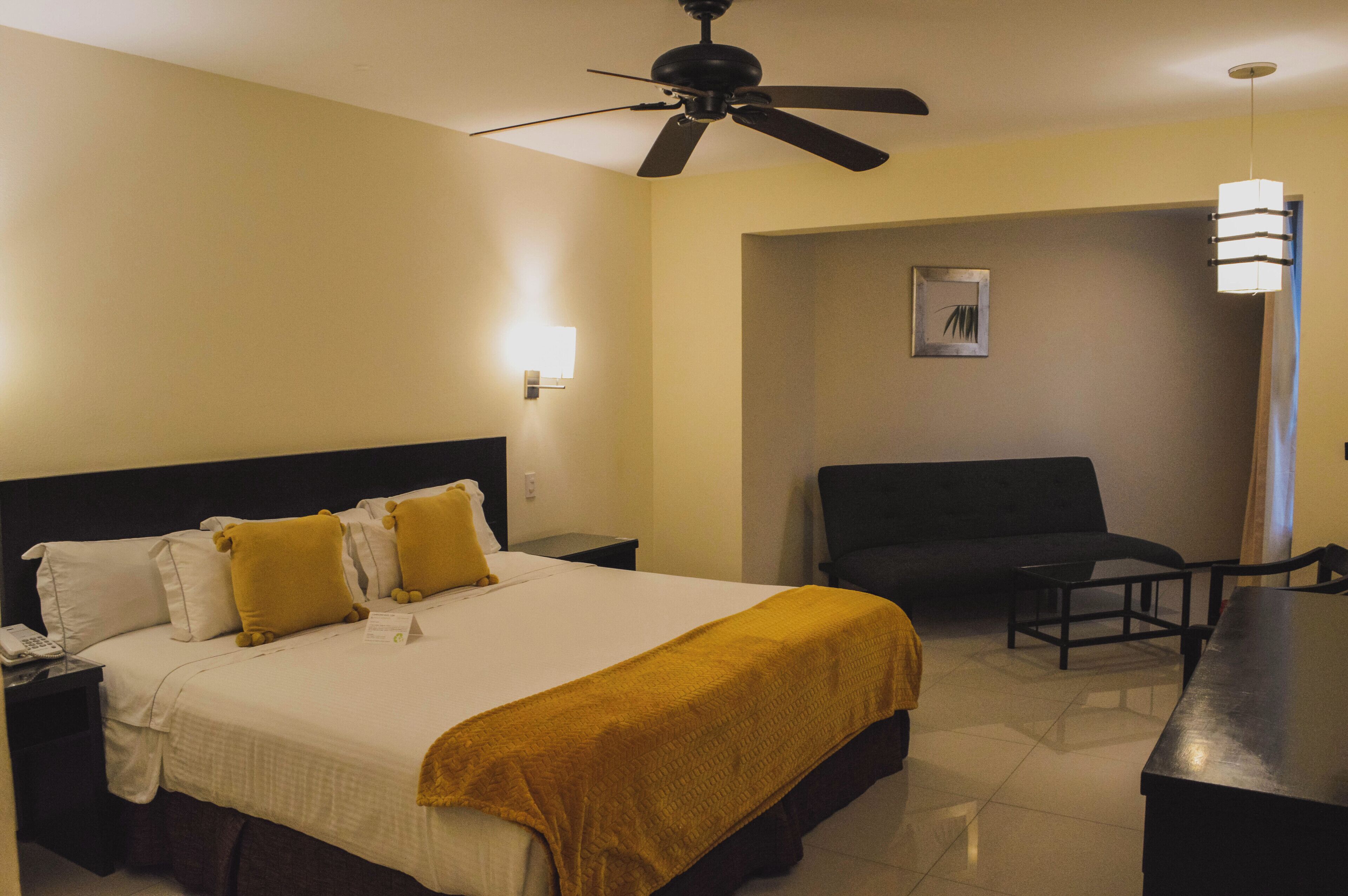 Suite Superior, 1 cama king-size | Roupa de alta qualidade, edredões de penas, camas de colchão pillowtop 