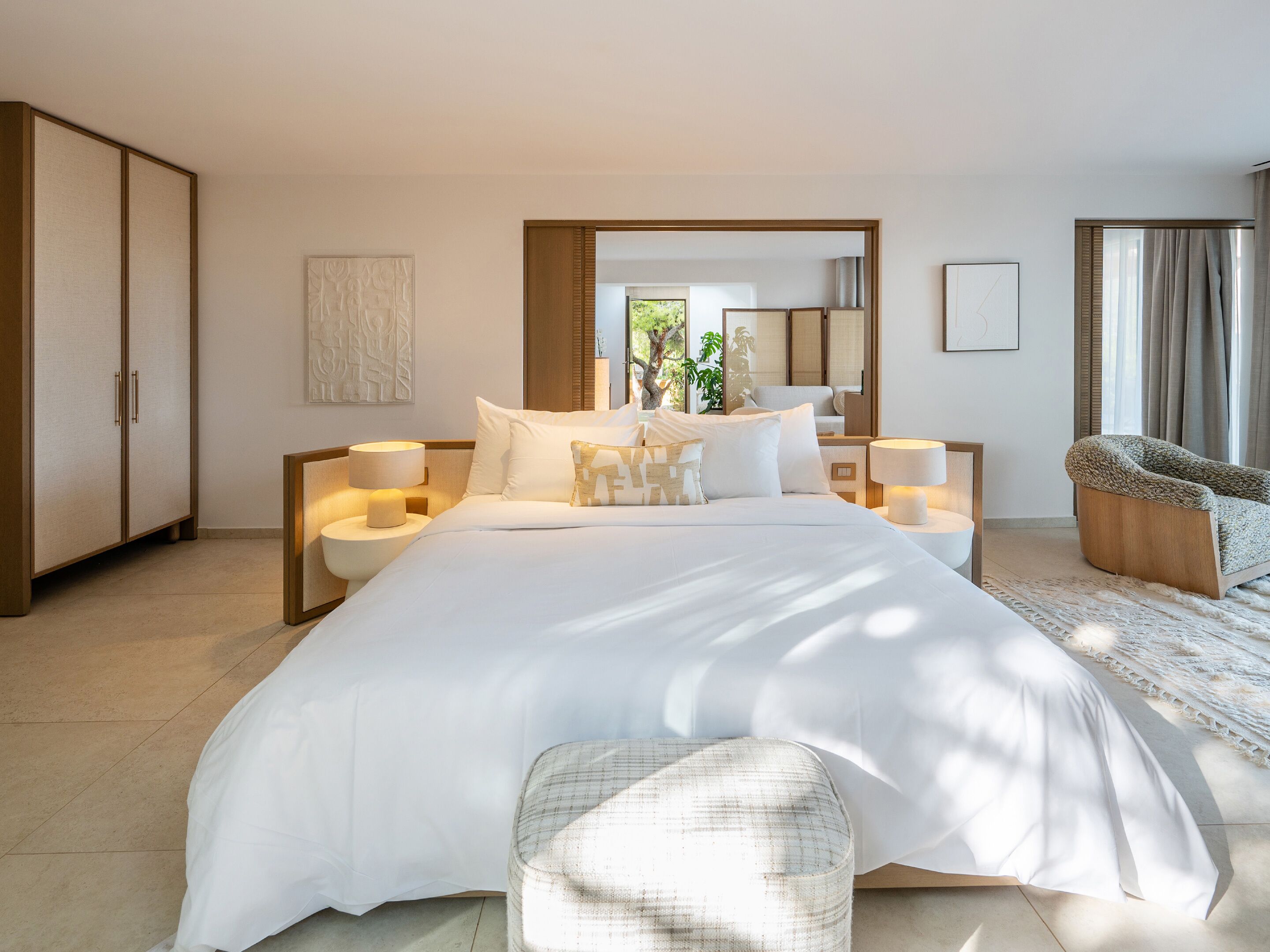 Pine Hill Villa | Roupas de cama premium, edredons de pluma, frigobar, cofres nos quartos