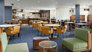 Pequeno-almoço takeaway diário mediante uma taxa