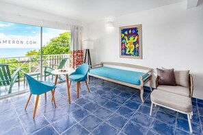 Quarto, 1 cama king-size, vista para o oceano (Plus) | Minibar, cofre no quarto, secretária, ferro/tábua de engomar 