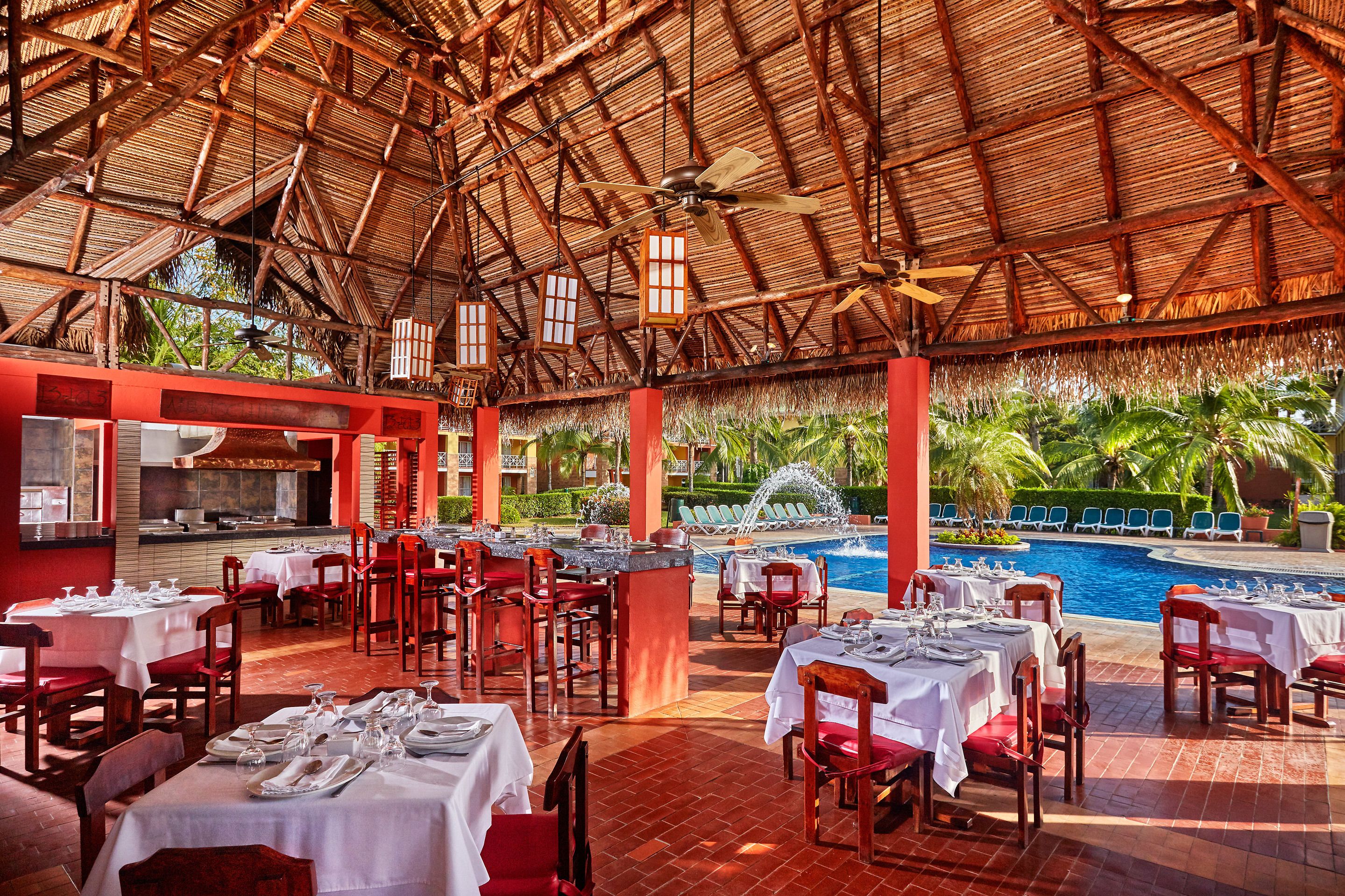 9 restaurantes: servem pequenos-almoços, almoços e jantares
