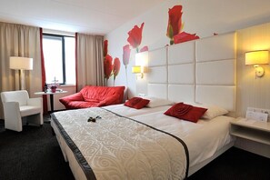 Quarto Duplo de Luxo, banheira | 1 quarto, roupa hipoalergénica, cofre com capacidade para portátil 