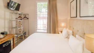 Quarto Standard, 1 cama king-size (Elegant) | Roupa de alta qualidade, minibar, cofre no quarto