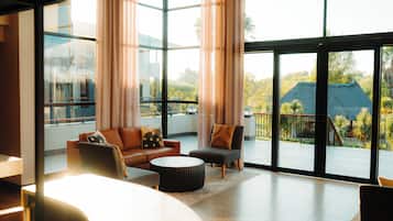 9 bares/lounges