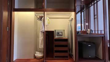 1 quarto, minibar, cofre no quarto, secretária