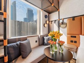 Quarto Duplo Standard, 1 cama de casal | Minibar, secretária, quartos insonorizados, ferro/tábua de engomar 