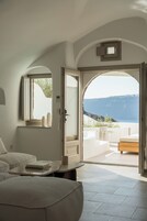 Quarto casal superior (Plunge Pool) | Roupas de cama premium, frigobar, cofres nos quartos, escrivaninha
