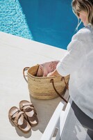 2 piscinas exteriores, guarda-sóis, espreguiçadeiras 