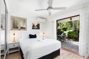 Estúdio | Ferro/tábua de engomar, roupa de cama fornecida 