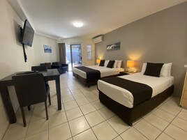 Estúdio (King Twin ) | Ferros/tábuas de passar roupa, Wi-Fi de cortesia, roupa de cama