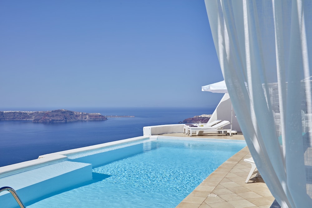 Astra Suites - Santorini