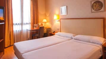 Cofre no quarto, berços/camas para crianças grátis, camas desdobráveis