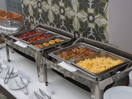 Pequeno-almoço tipo buffet diário incluído 