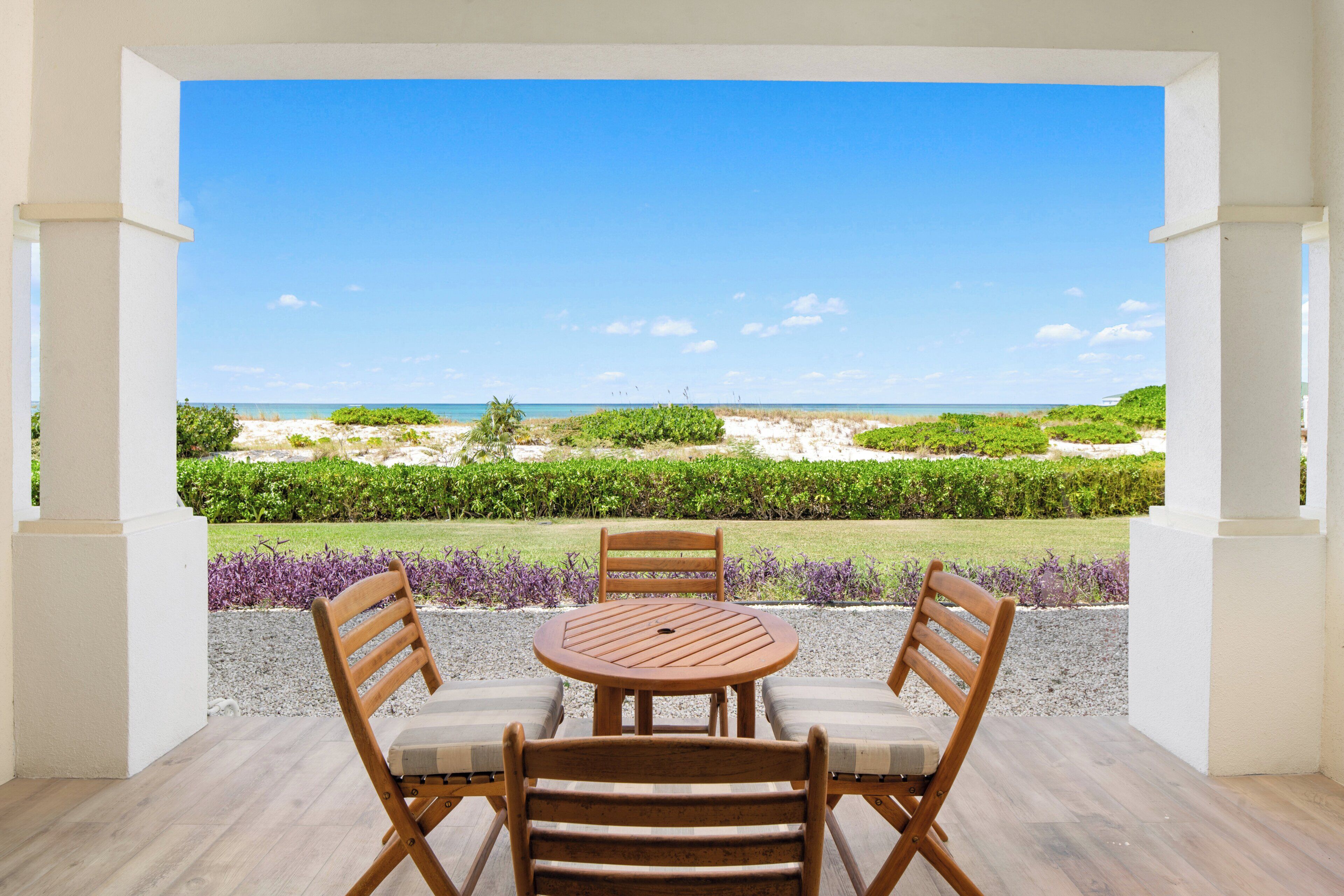 Suíte luxo, 1 quarto, vista parcial para o oceano (Recently Renovated) | Vista da sacada