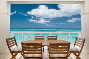 Suite Deluxe, 2 quartos, junto ao mar (Recently Renovated) | Terraço/pátio interior