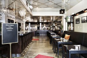 Pequenos-almoços, almoços e jantares servidos 