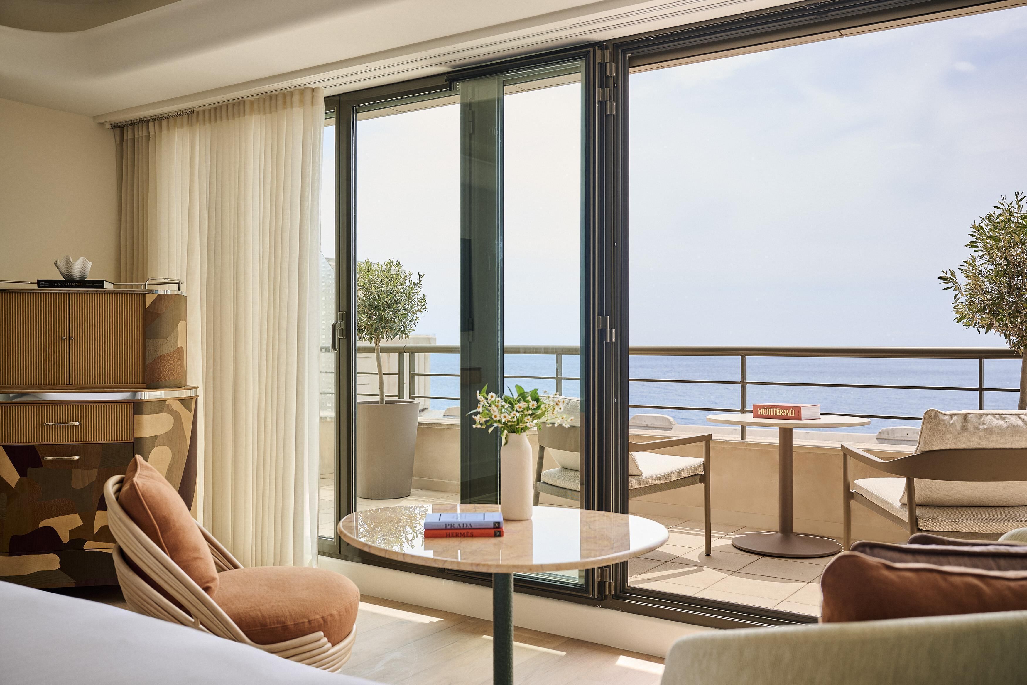 Quarto Deluxe, 1 cama king-size, vista para o mar | 1 quarto, roupa de alta qualidade, camas de colchão pillowtop, minibar 