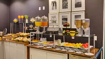 Pequeno-almoço tipo buffet diário incluído