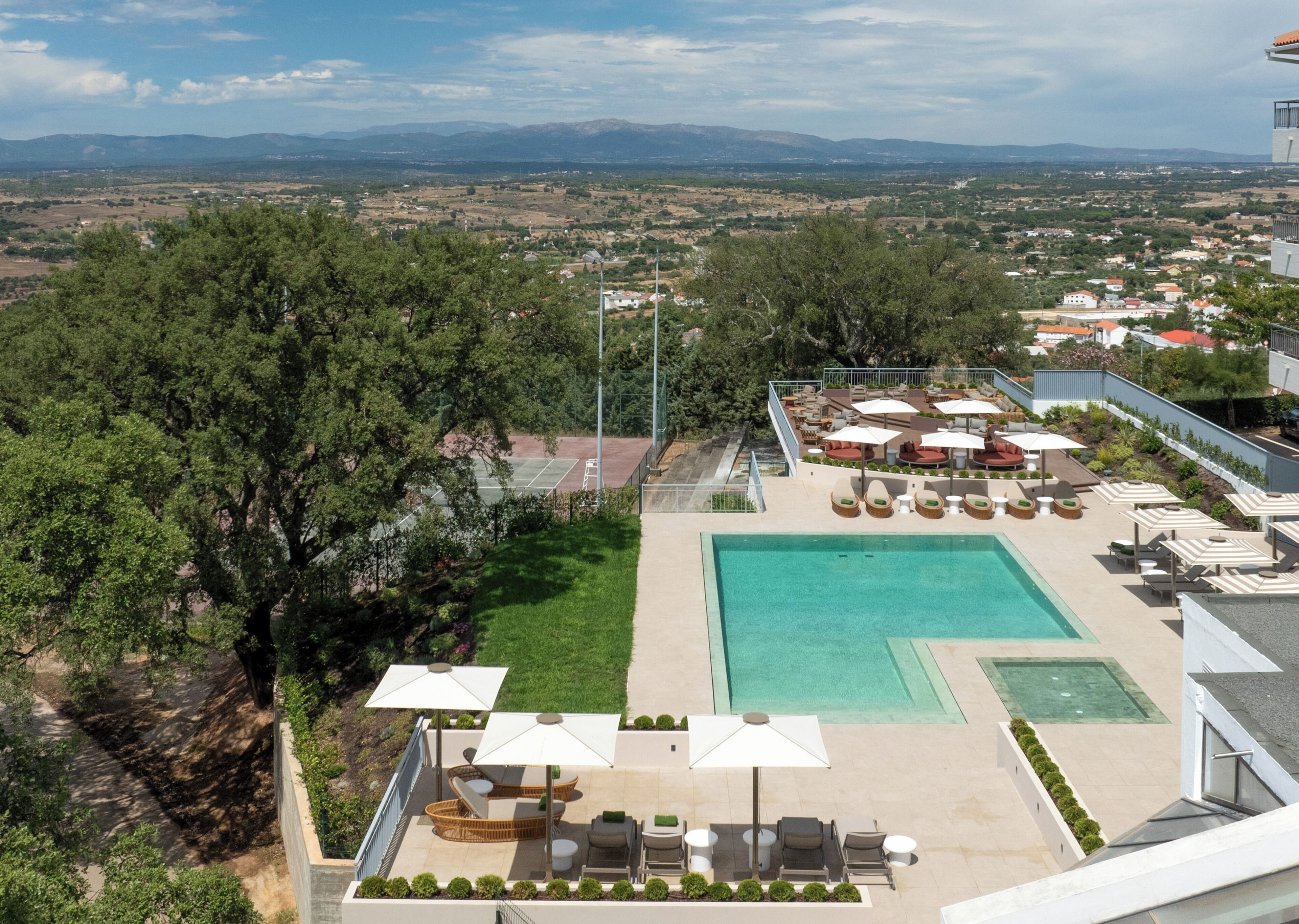 Piscina interna, piscina externa