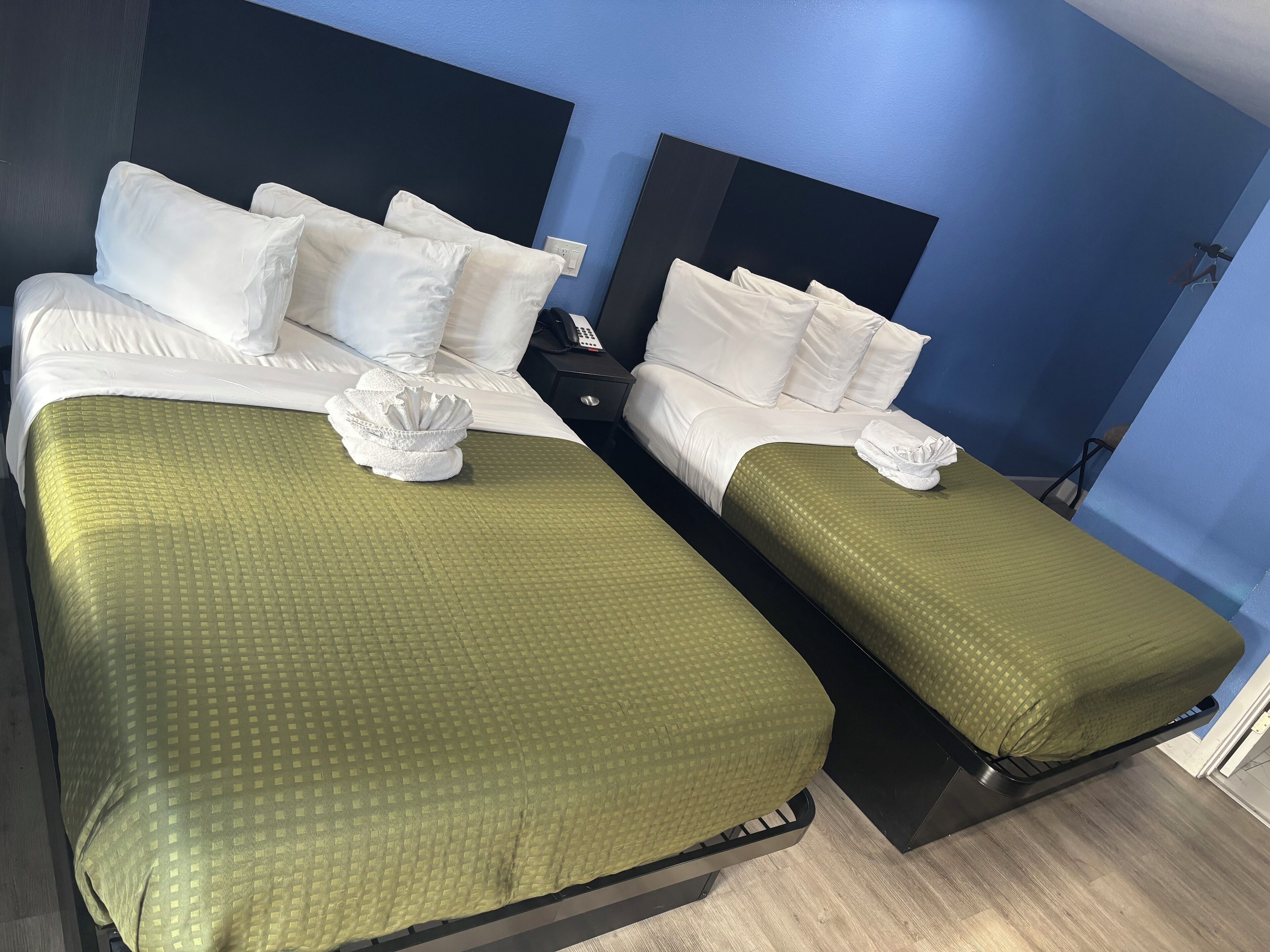 Quarto casal standard | Roupas de cama premium, edredons de pluma