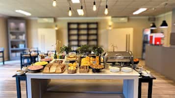 Buffet de pequeno-almoço