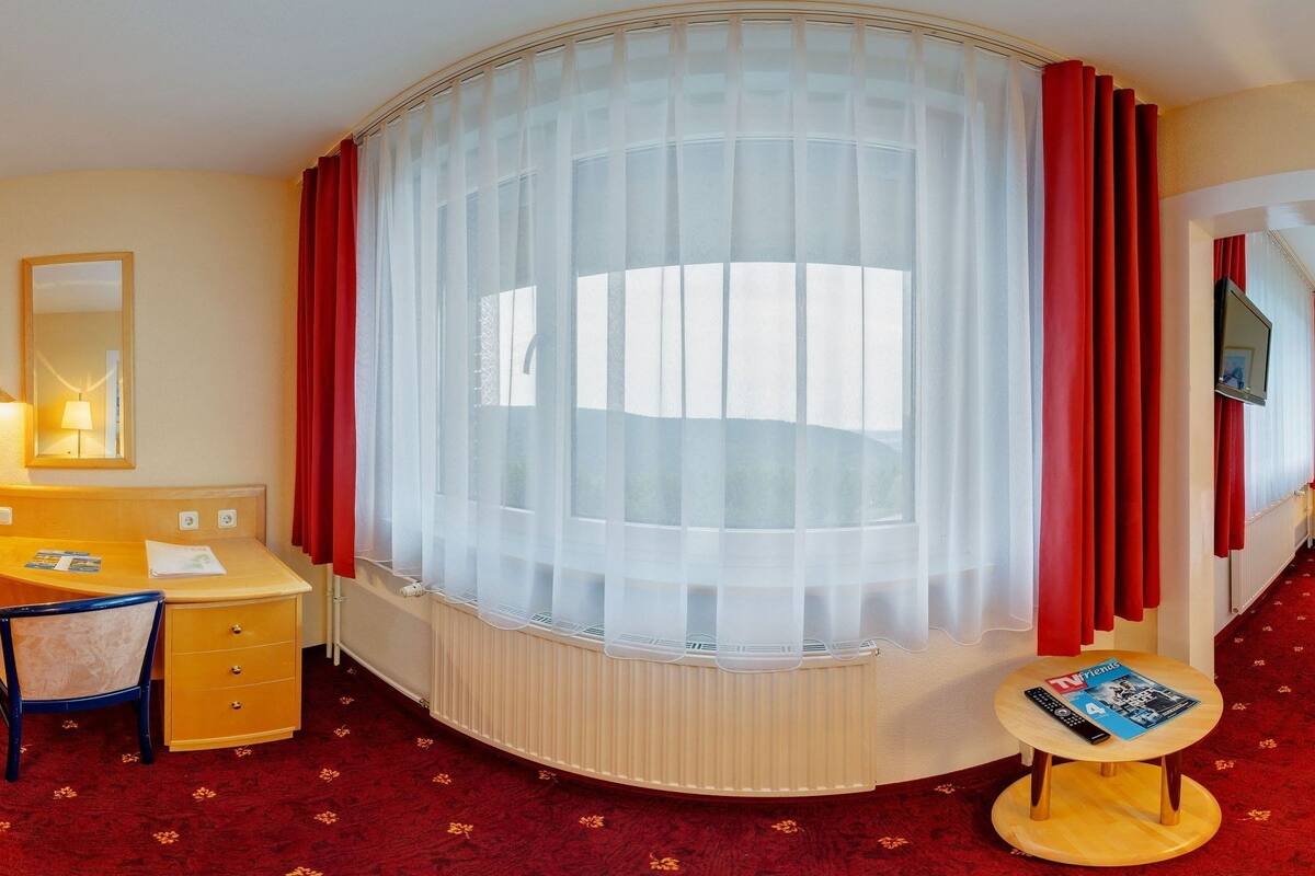 Cofre no quarto, secretária, Wi-fi grátis, roupa de cama fornecida 
