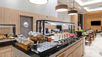 Pequeno-almoço tipo buffet diário incluído