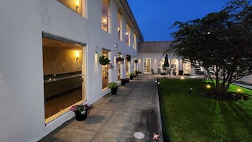 Quarto casal, 2 camas de casal | Terraço/pátio